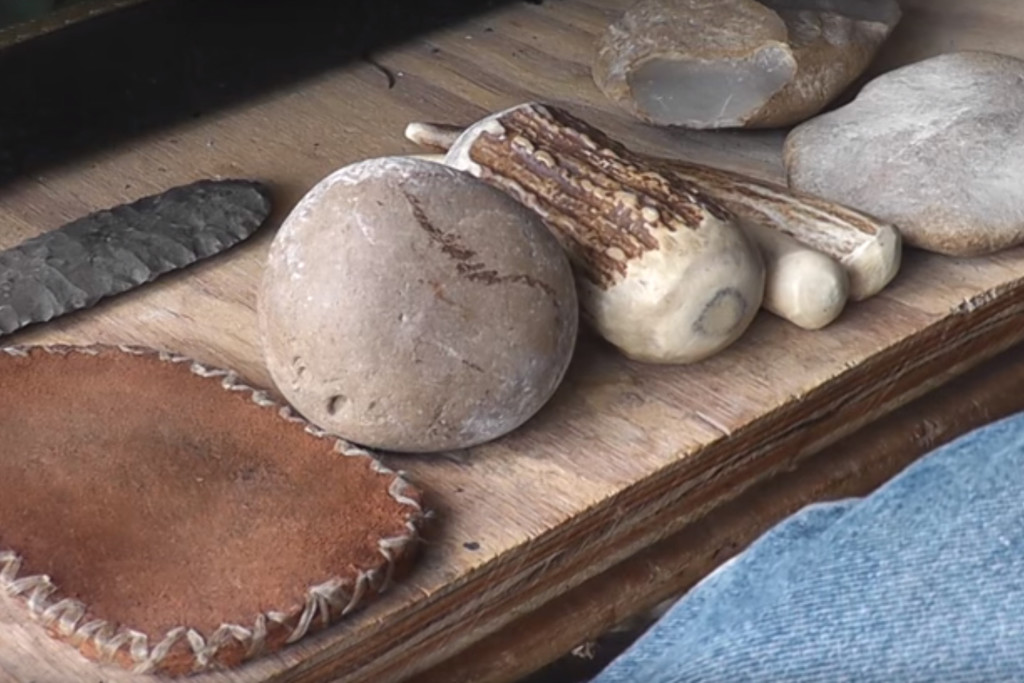 Flint Knapping Primitive Tools | RECOIL OFFGRID