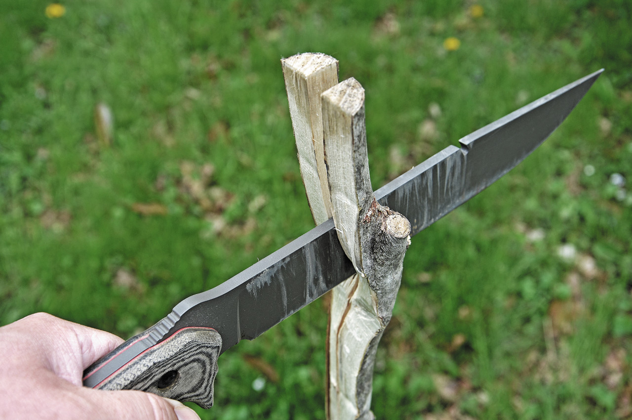 How to Baton Wood With a Knife | RECOIL OFFGRID