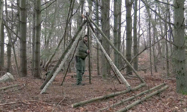 Video: Building a Wikiup Winter Shelter | RECOIL OFFGRID