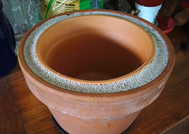 Zeer Pot: An Evaporative Cooler to Keep Food Fresh | RECOIL OFFGRID