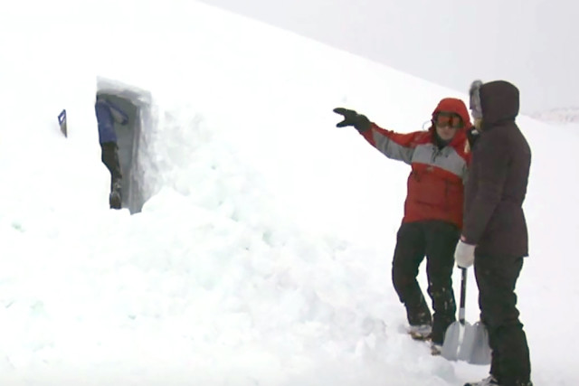 Video: Surviving a Blizzard in a Snow Cave Shelter | RECOIL OFFGRID