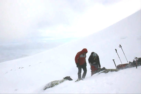 Video: Surviving a Blizzard in a Snow Cave Shelter | RECOIL OFFGRID