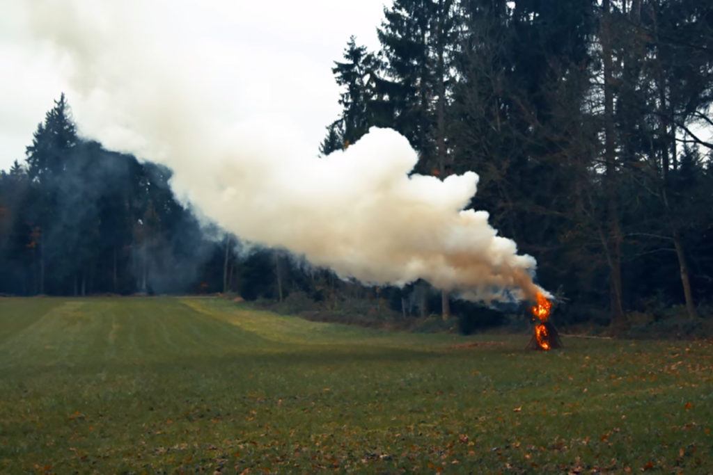 Video: Building an Effective Signal Fire | RECOIL OFFGRID